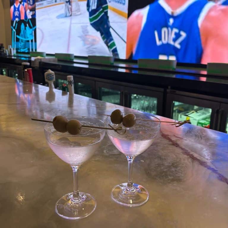 Best Vancouver Sports Bars | Vancouver's Best Restaurants